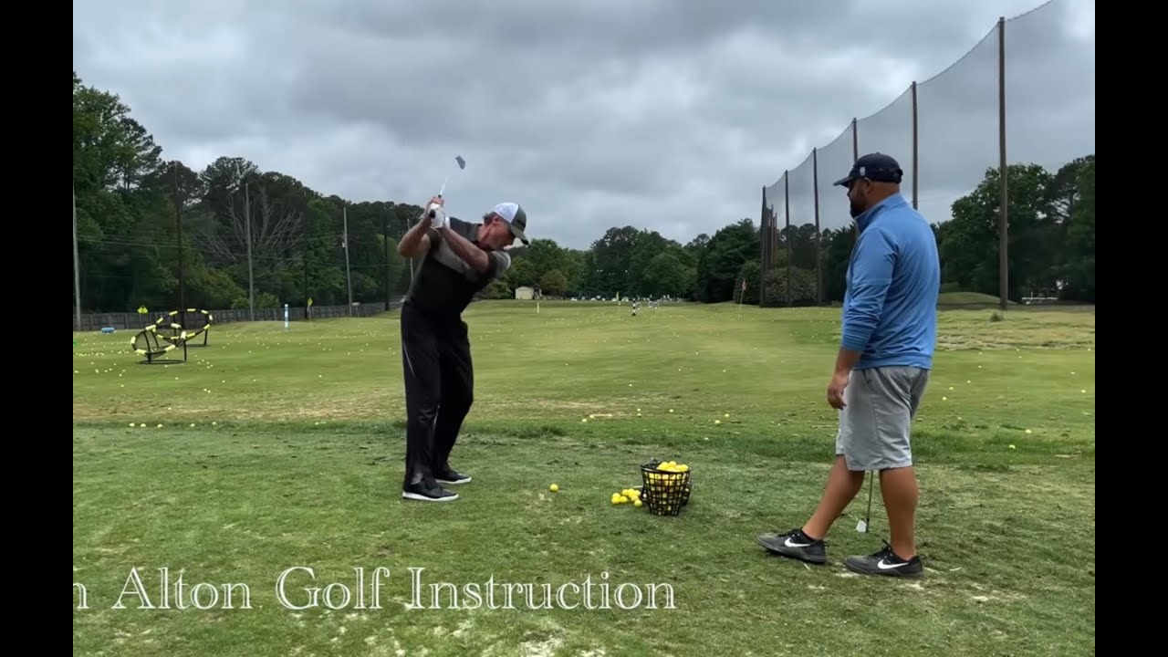 Dan Alton’s unusual golf swing - YouTube