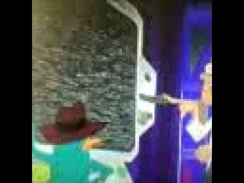 Mi nombre es Doof, haz lo que digo yo, uh, uh. - YouTube