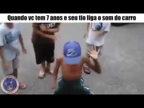 Esse menino dança muito bem kkk