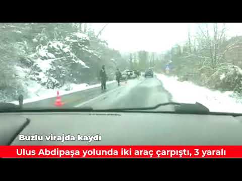 Buzlu yolda kaza, iki araç çarpıştı