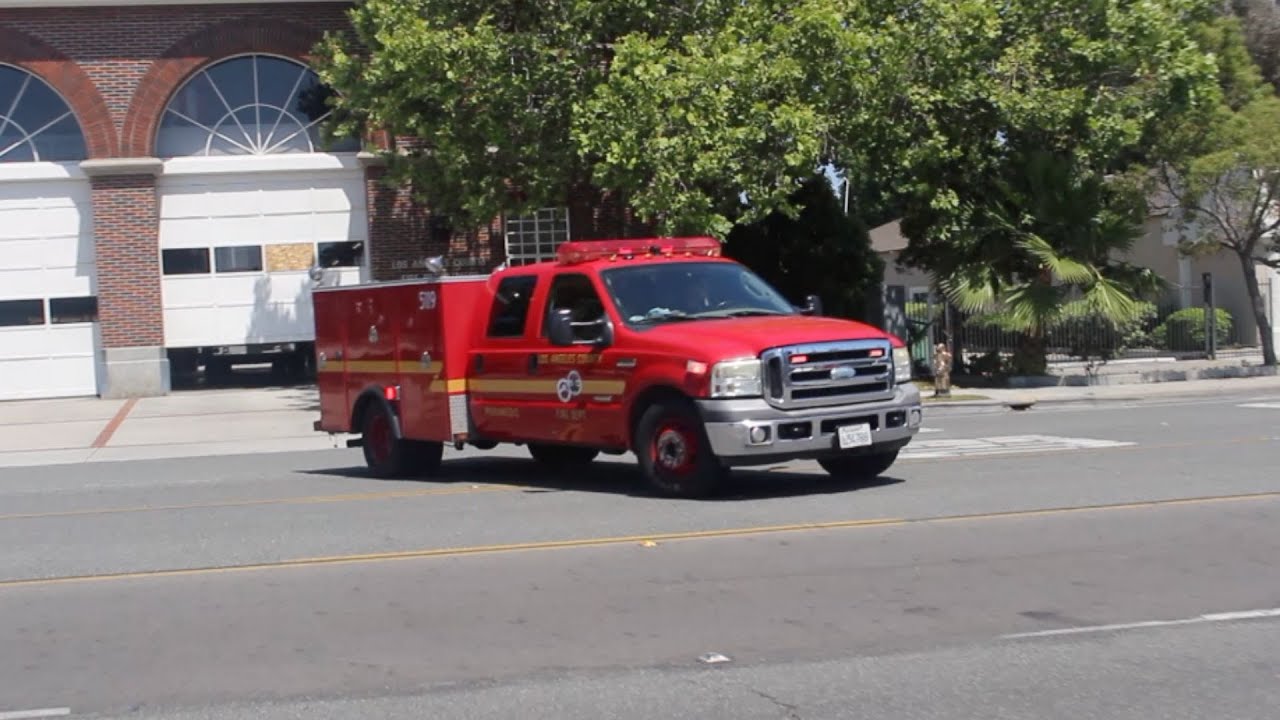 LACOFD Squad 30 (reserve) responding - YouTube