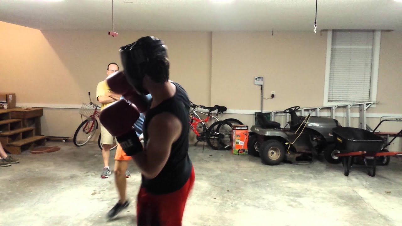 Garage boxing sparring Round 1 - YouTube