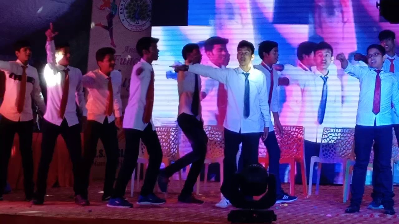 school dance skit group - YouTube