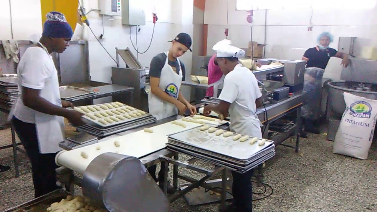 Panadero en acción - YouTube