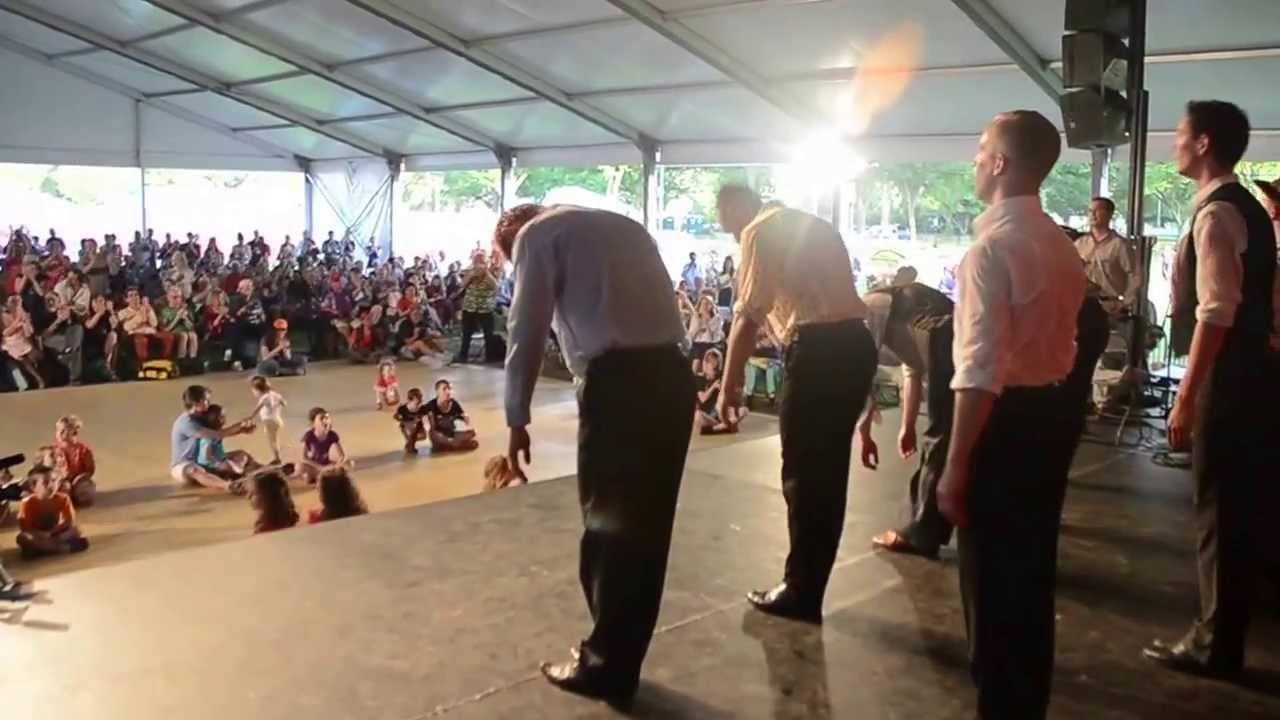 Hungarian Roma Dances on the Danubia Stage - YouTube