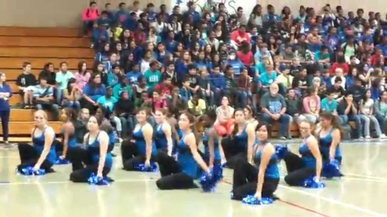 Navasota Jr high school fang dancers - YouTube