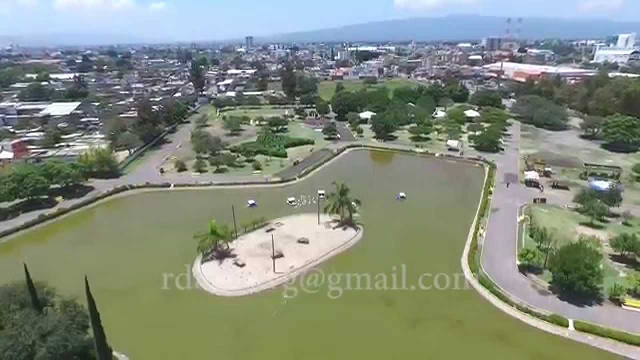 Filmación Aérea: Parque Xochipilli Celaya - YouTube