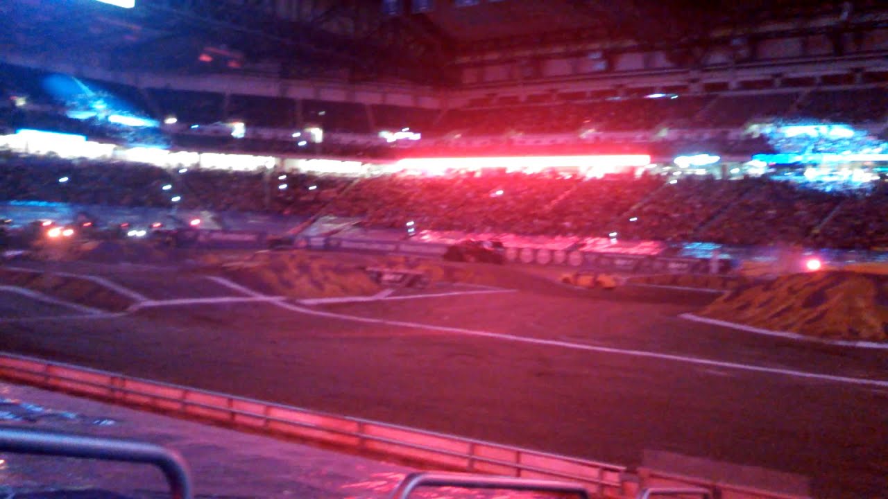 Monster Jam Detroit Intro 3-1-14 - YouTube
