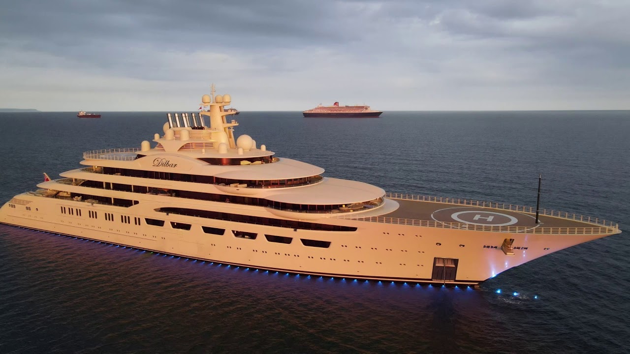 650 MILLION POUND YACHT 'DILBAR' IN WEYMOUTH BAY - YouTube