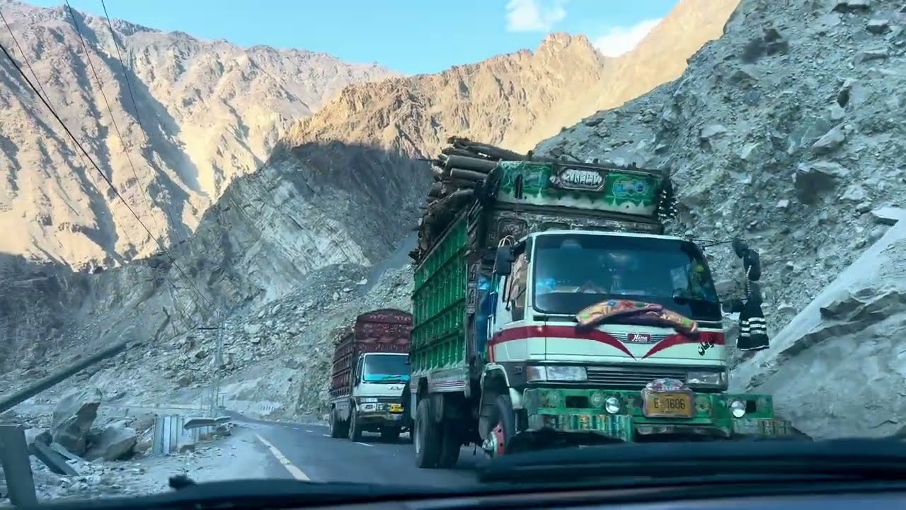 Most Dangerous Road in Pakistan | Karakoram Highway the 8th wonder of ...
