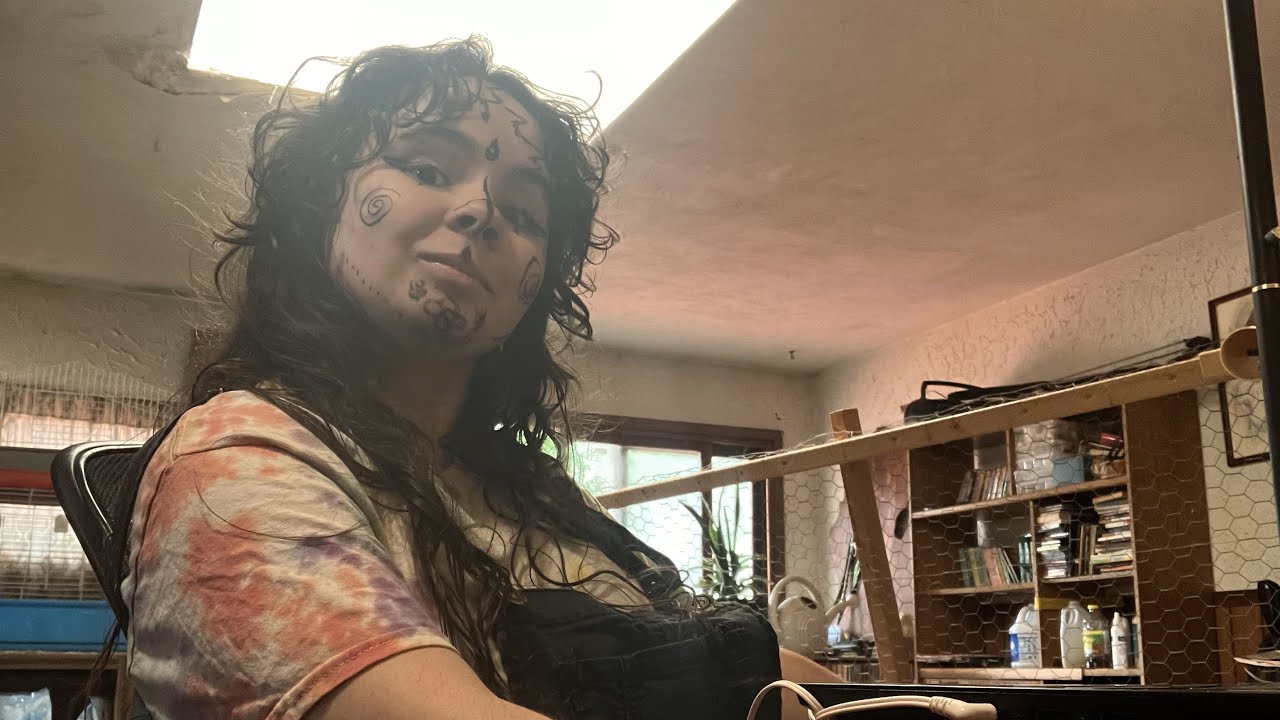 Sit n' Chill (singing oldies but goodies and talking about random ...