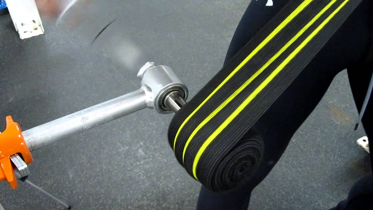How to Roll your Knee Wraps (12/24/2012) - YouTube