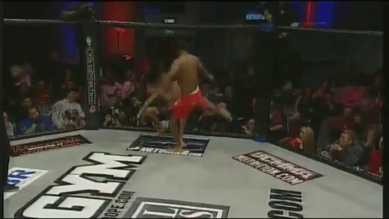 Umer Bulletooth Kayani fight K.O - YouTube