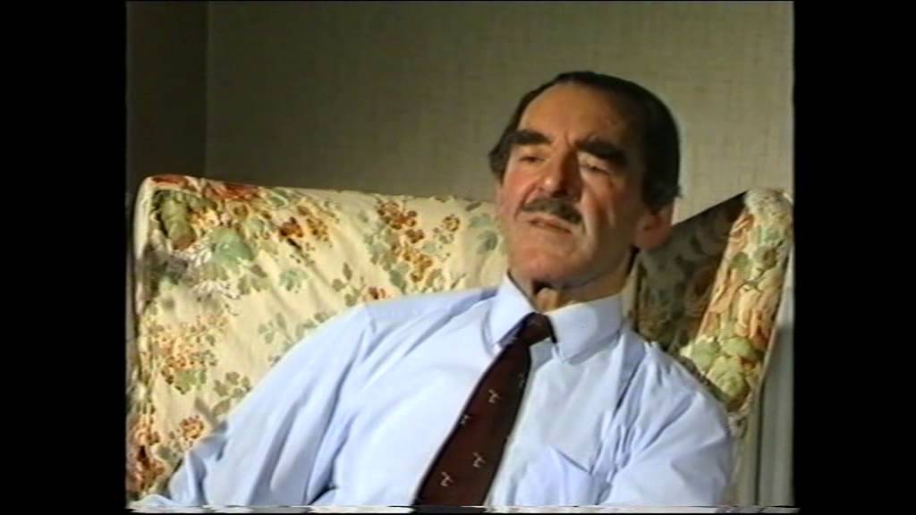 Major Edwin Hunt, Queen's Bargemaster. - YouTube