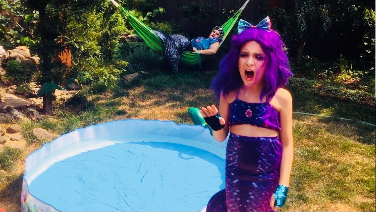 Sparkle Lynn More & Family - Auntie Svetty's Poolside Party - YouTube