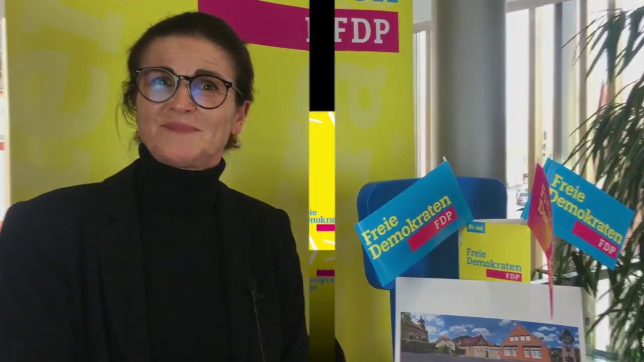 Türchen 3 – mit der strahlenden Dr. Astrid Schmidt - YouTube