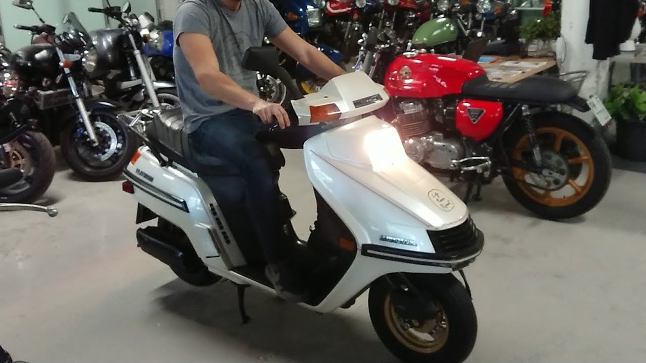 La moto de Doraemon 🤖 HONDA ELITE 250 1986 Primer Maxiscooter - YouTube