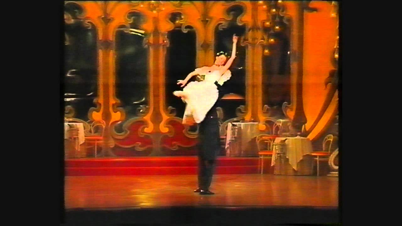 The Merry Widow ballet - finale - YouTube
