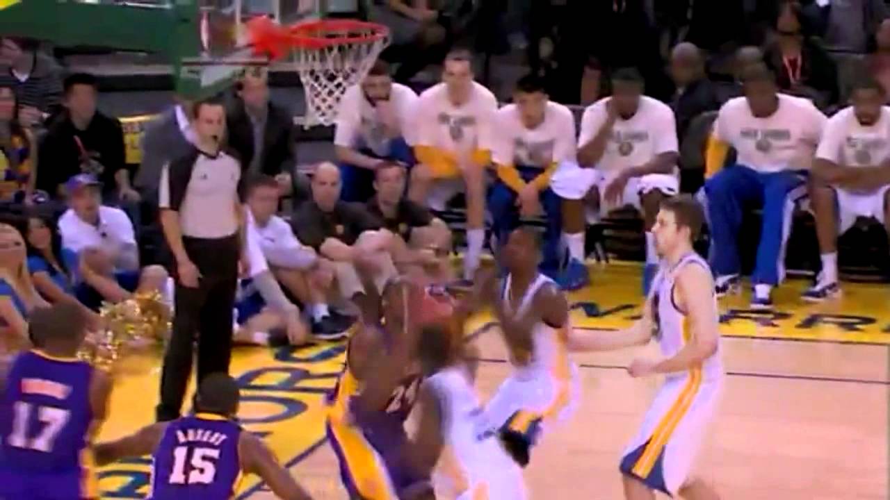 Kobe Bryant Incredible Flying Reverse Layup vs Warriors!. - YouTube