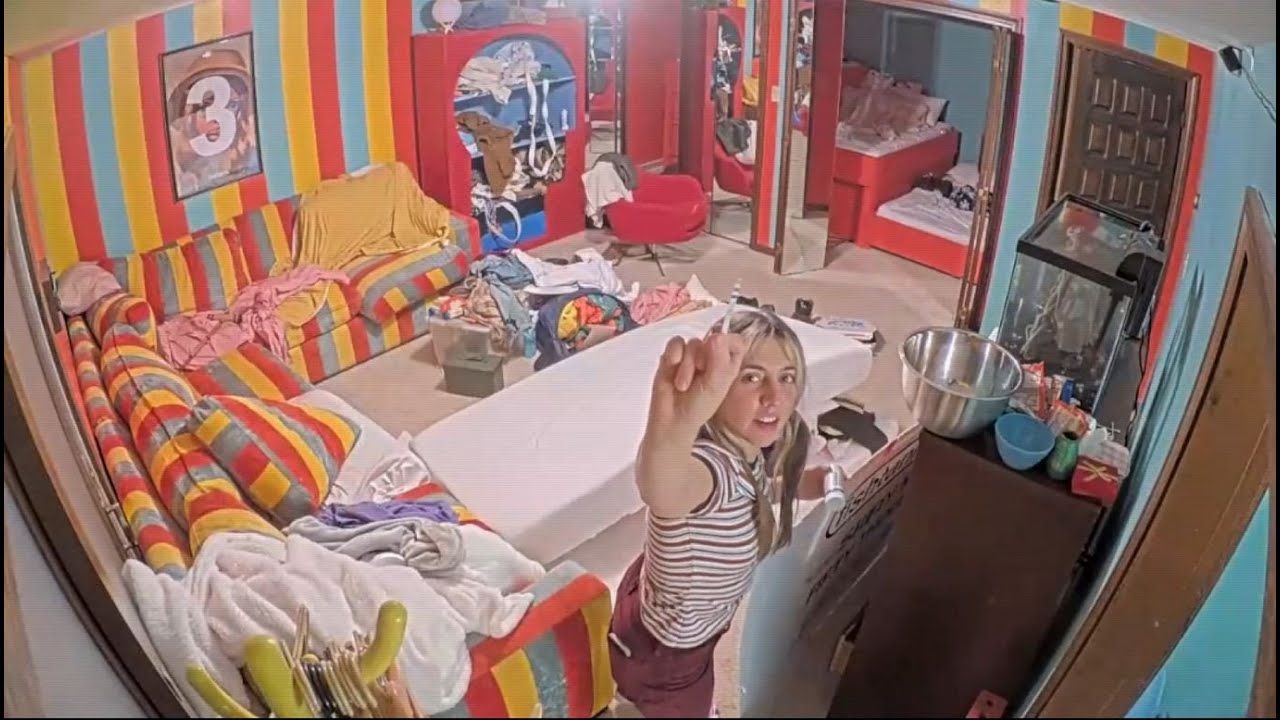 Bex from production saves the literal Fishtank... [fishtankLIVE s2] # ...