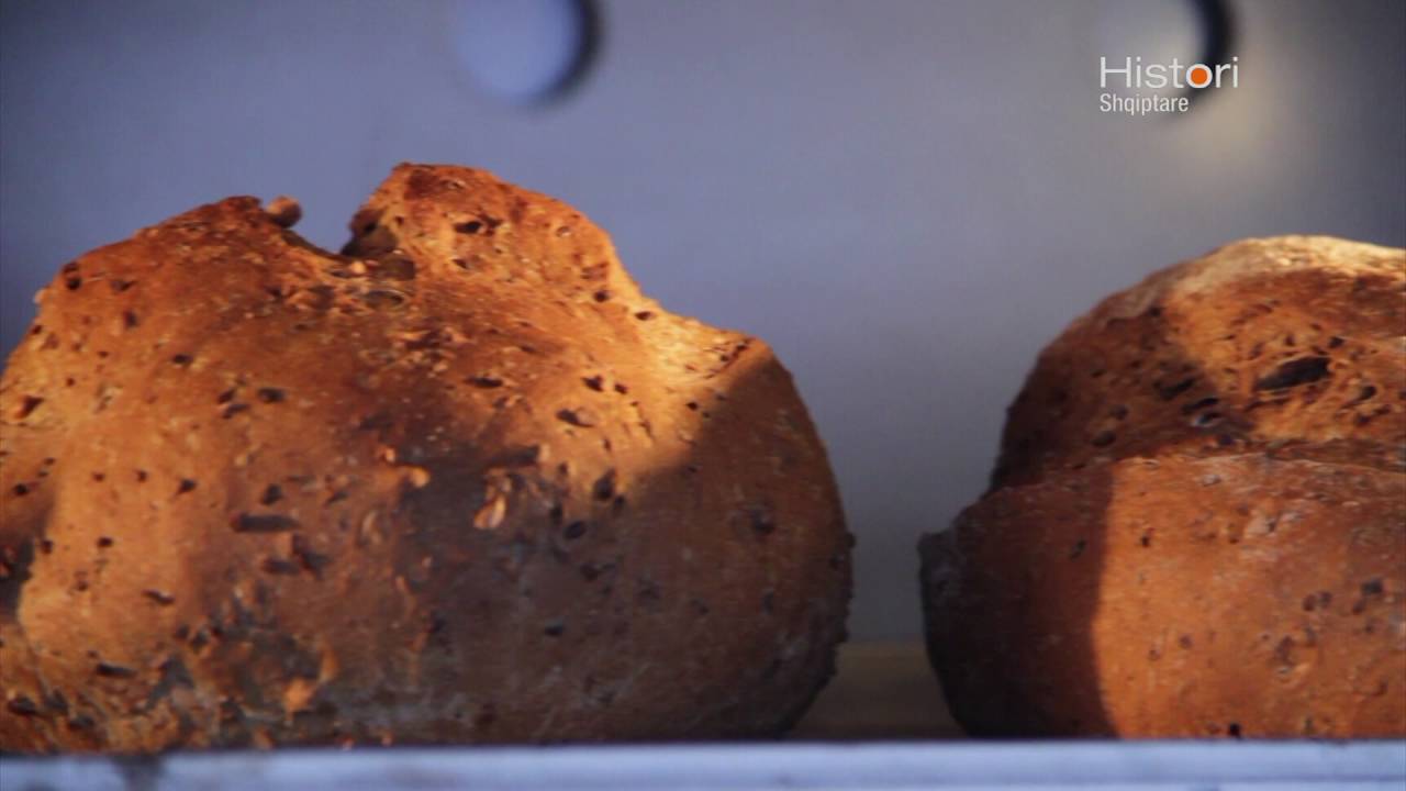 FABRIKA E MIELLIT DIAMOND HISTORI SHQIPTARE NGA ALMA CUPI | ABC NEWS ...