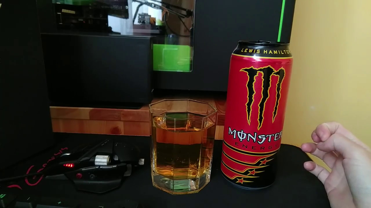 Monster- Lewis Hamilton (LH44) kóstolás - YouTube