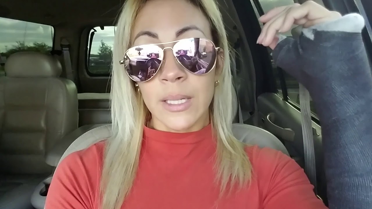Broken Wrist Workout with Swole_Barbie - YouTube