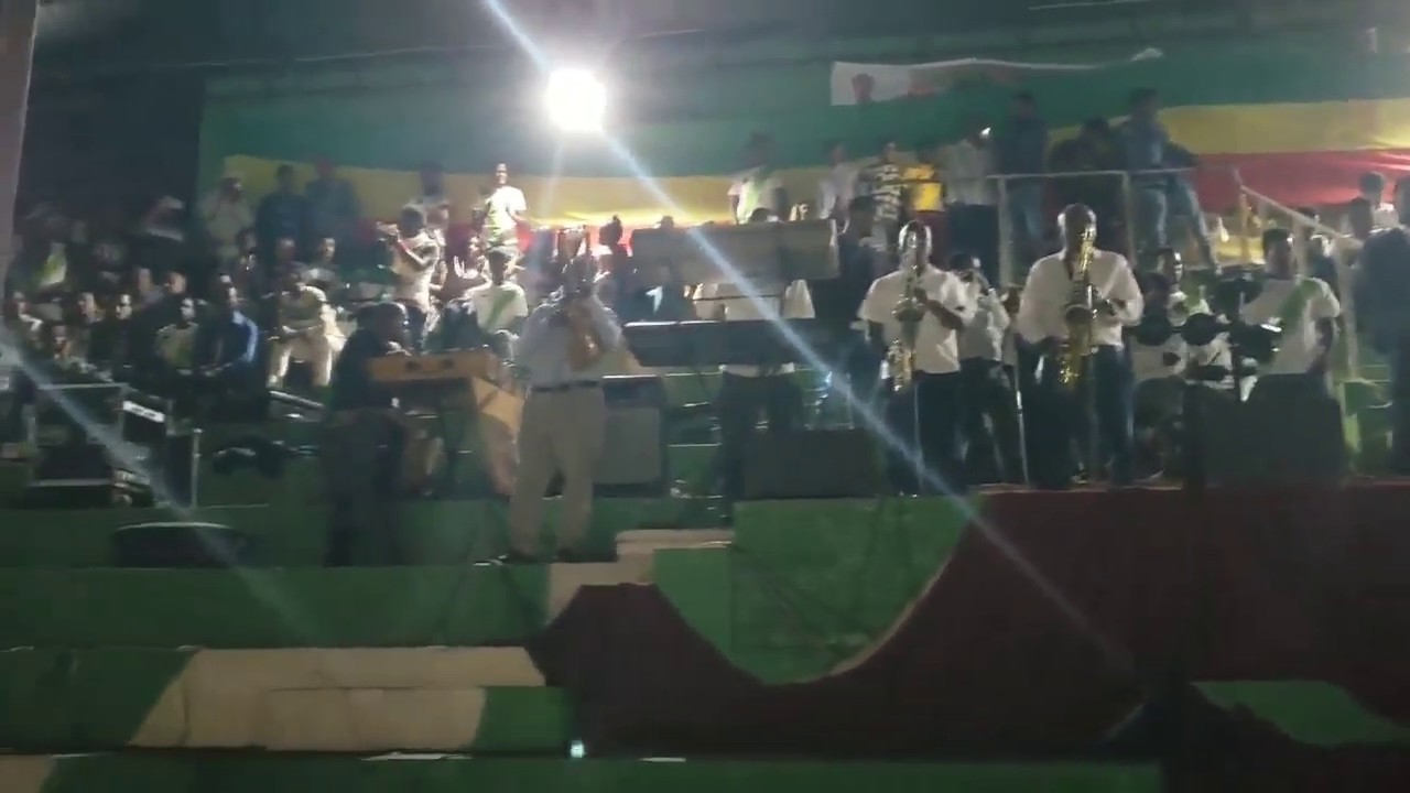 Fasil Demoz: A vibrant concert in Debre Markos, Ethiopia - YouTube