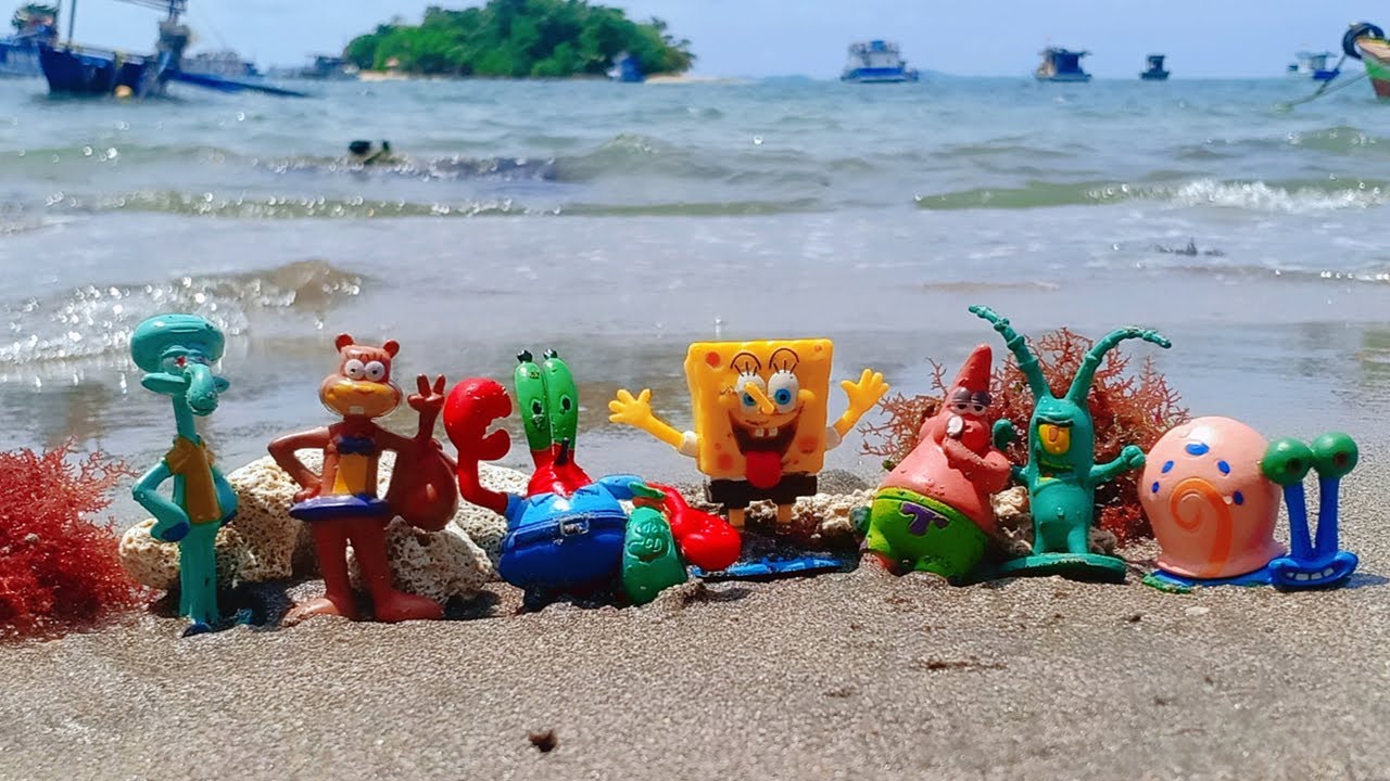 Menemukan Spongebob Terkubur Pasir Pantai! Tuan Krabs, Sandy, Squidward ...