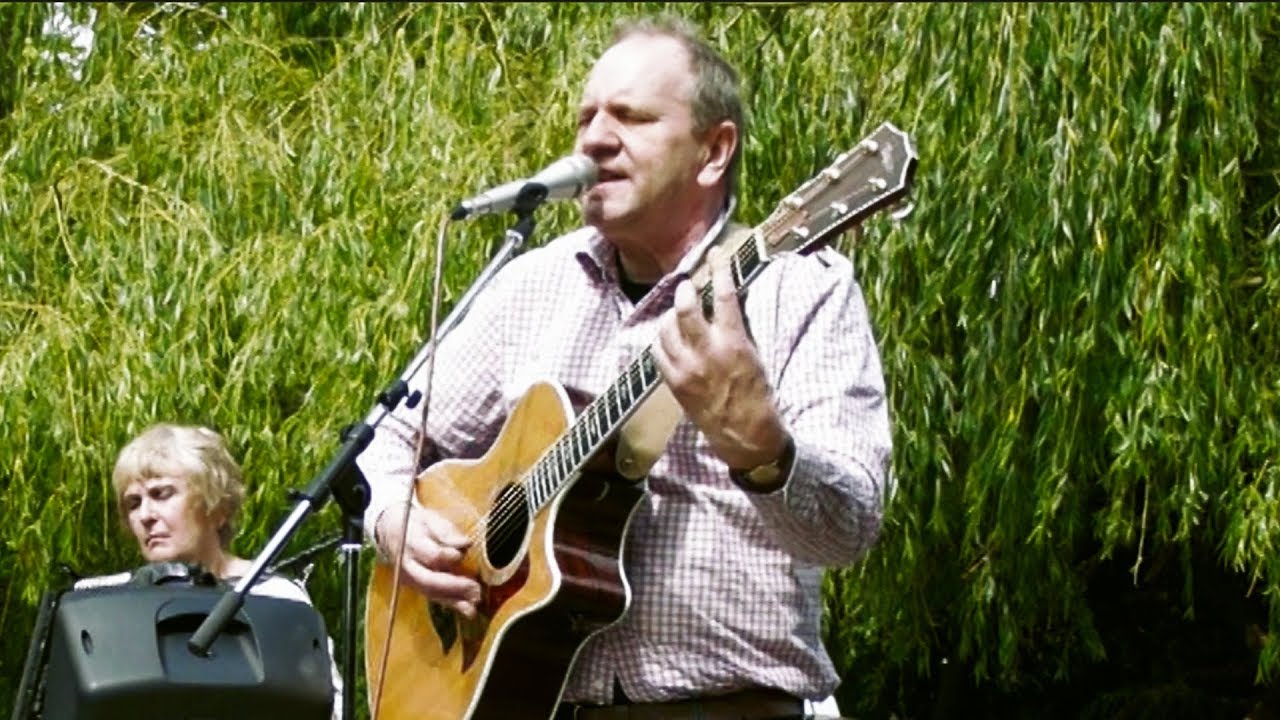 Middle Man - Bullenbush Band - YouTube