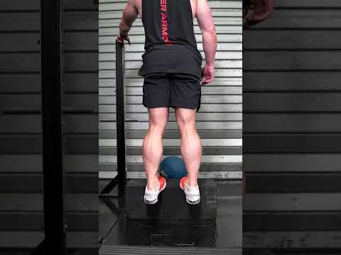 Bodyweight Calf Raises (Toes In) - YouTube