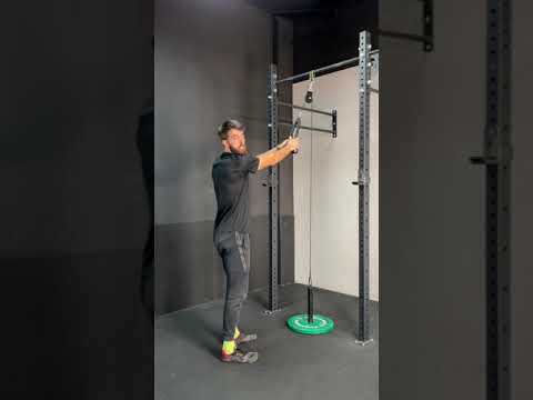 FACE PULL DE PIE POLEA ALTA | RUTINA DE HOMBROS GYM 💪🏻**GRATIS - YouTube