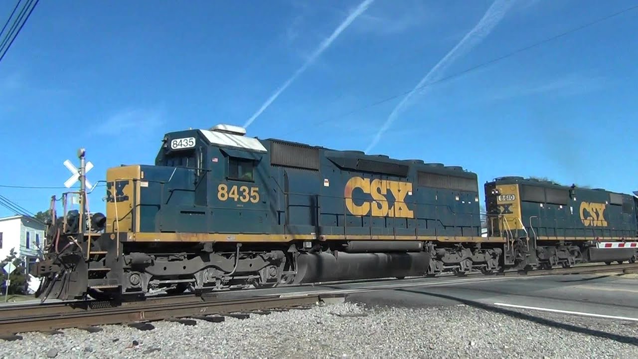 CSX 8858 eastbound passing CSX 8435 westbound at Poketon NC 12-2-2011 ...