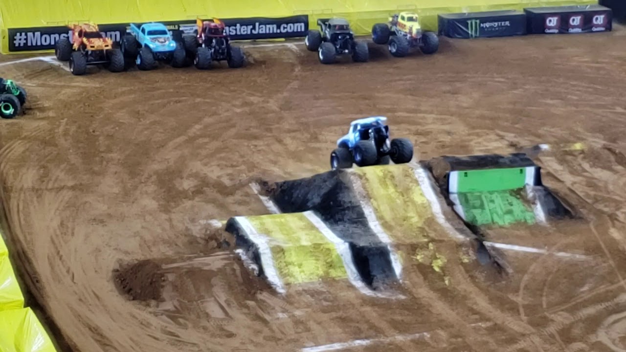 El Toro Loco Ice Freestyle at Arlington TX - YouTube
