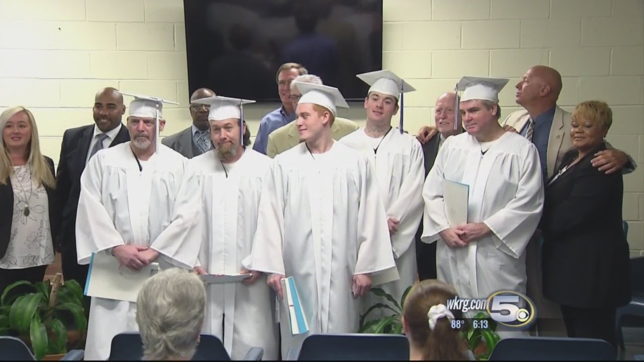 Jail Graduation: "Greatest Moment" in Inmate's Life - YouTube