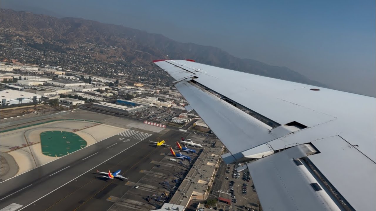 JetSuiteX [JSX] Embraer ERJ-135 Takeoff Hollywood Burbank Airport (KBUR ...