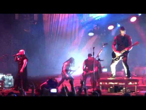 Disturbed - Who Taught You How To Hate (with members of Saint Asonia and Breaking Benjamin