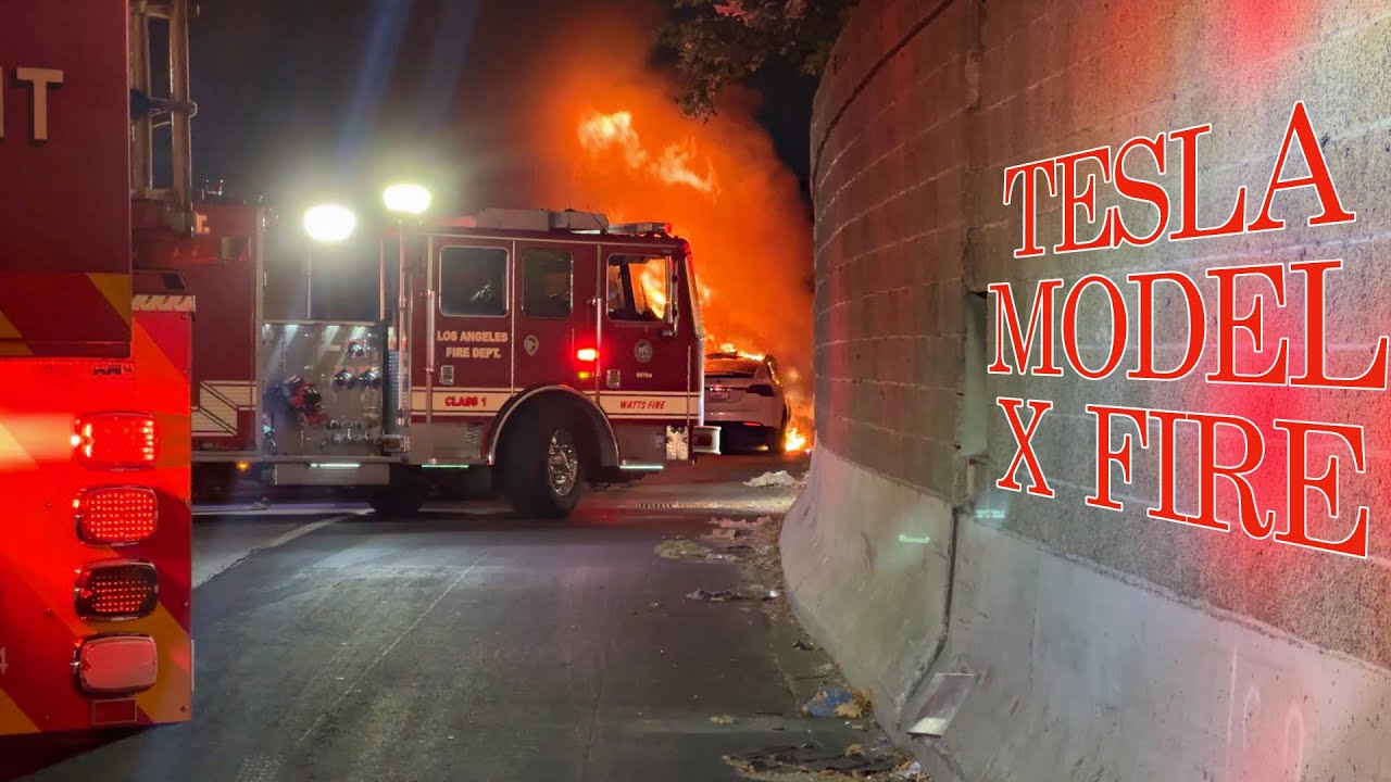 Tesla Model X Fully Involved Car Fire 🔥⚡️🔥 South Central LA 110 Freeway ...