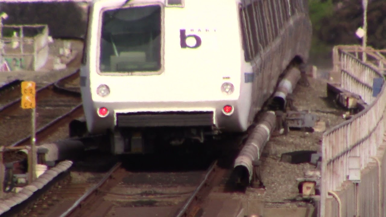 Bart Train - A Rohr Car #1251 Antioch Bound Yellow Line Departing ...