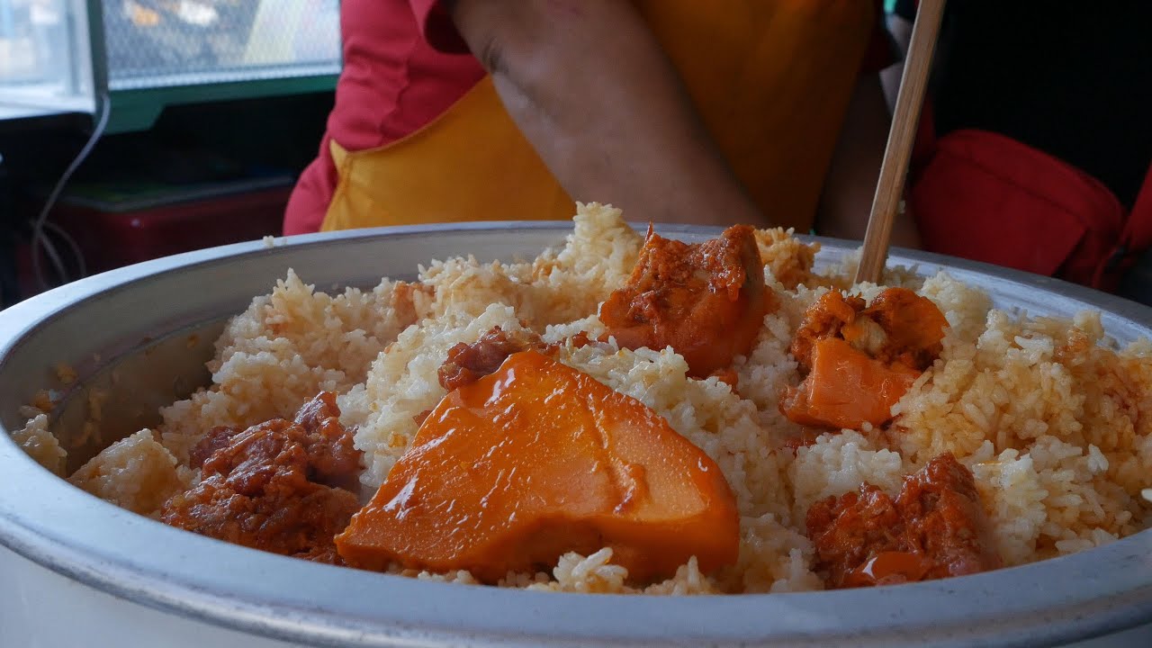 Delicious Fried Chicken with Java Rice - Filipino Street Food - YouTube