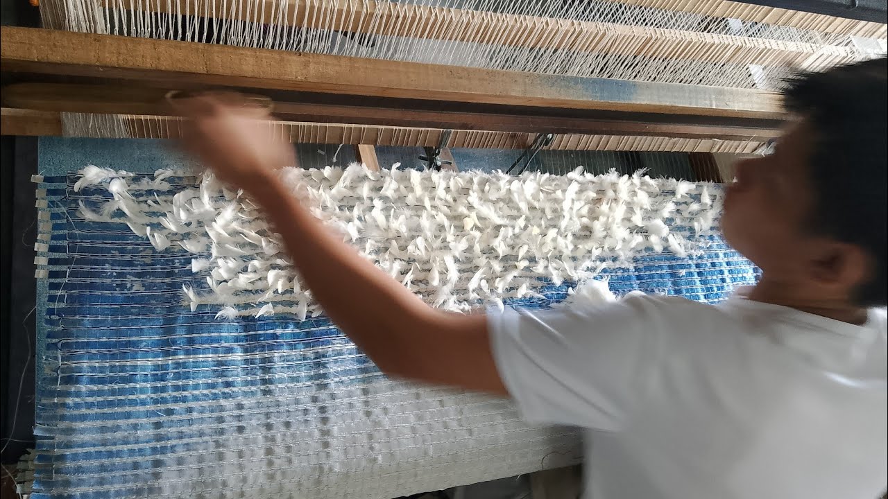 WOW amazing Pattern Handloom Weaving using feathers for Osaka Japan ...