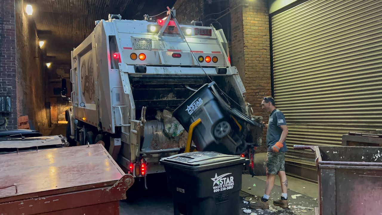 Crazy Fast Gripper Tipper Garbage Truck Packing Boston Trash - YouTube