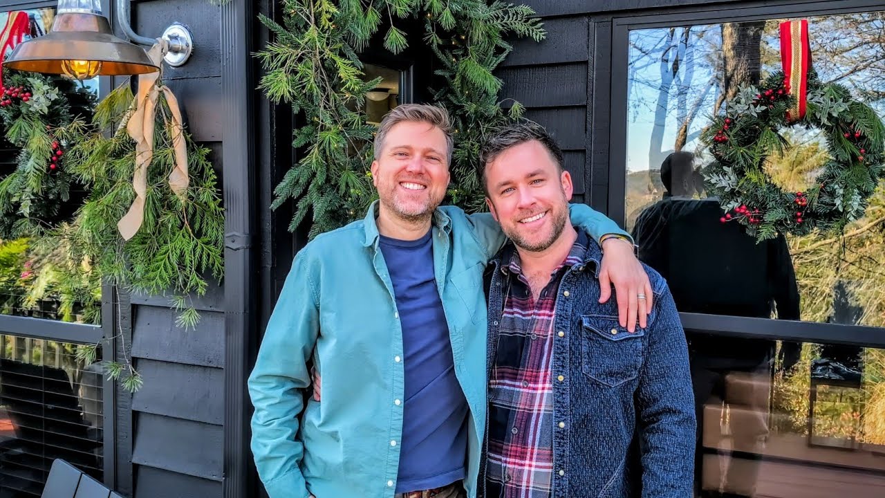 Holiday Mountain House Tour! Deck the Halls 🎄Todd and Rob - YouTube