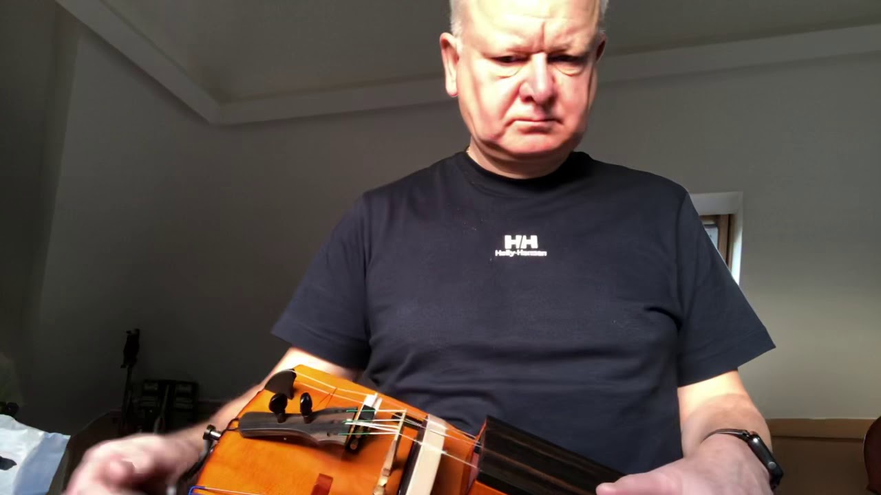 Bourée Raymond Berg on the Hillsman Vivace - YouTube