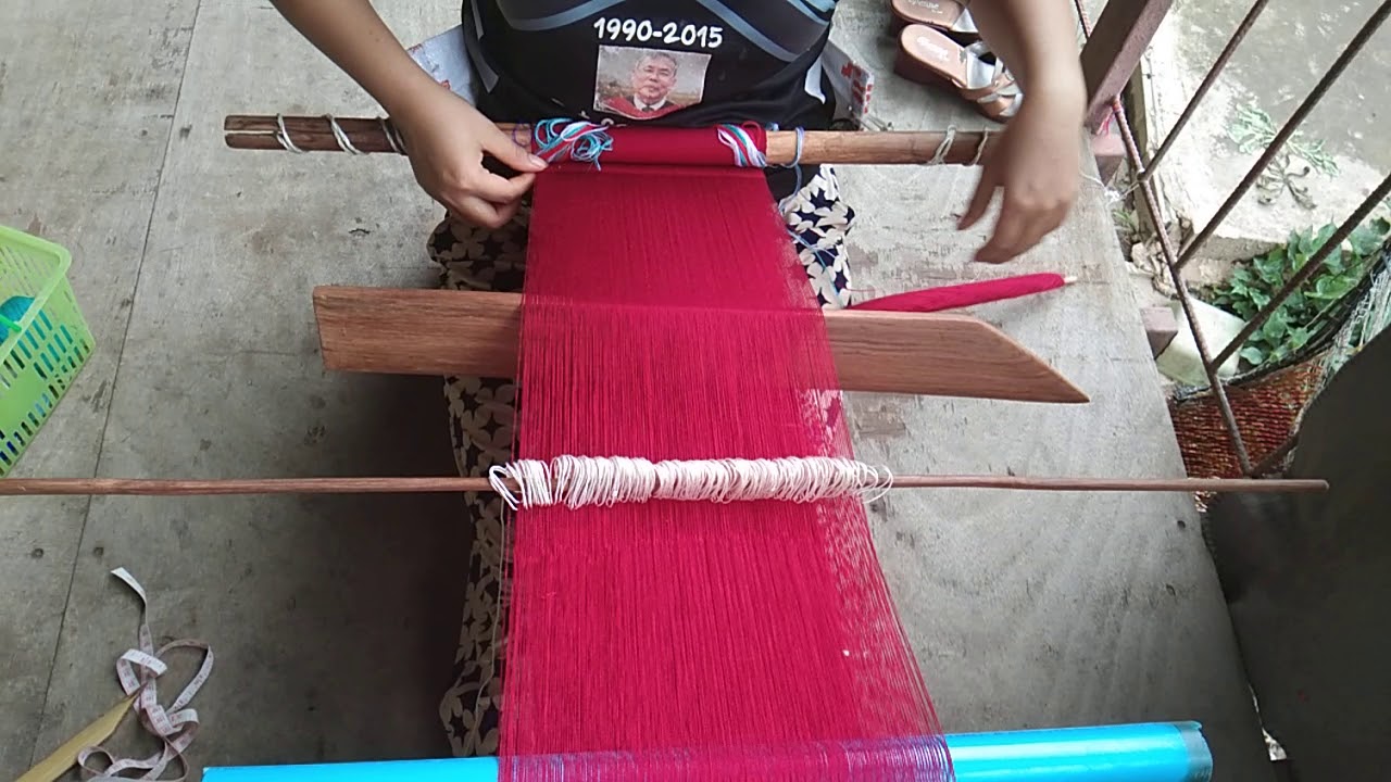 Hand Weaving Karen Traditional Clothing - Ku Moo - YouTube