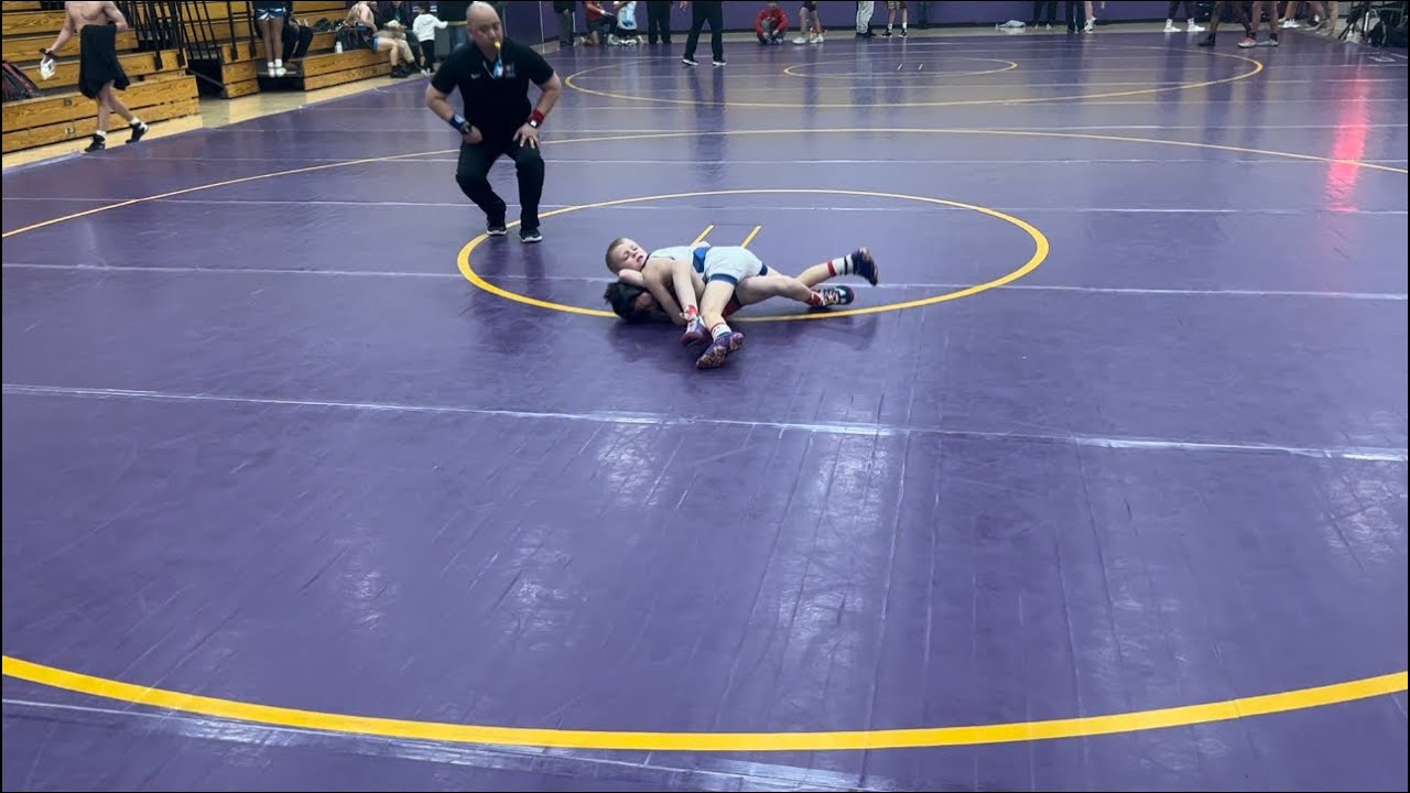 Darek Flores vs Rolf Olsen (Badger Youth WC) - YouTube