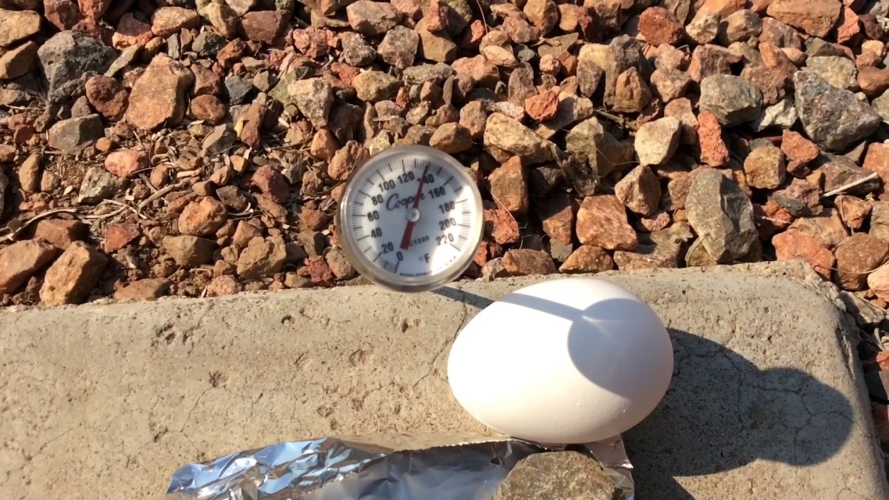 Cooking an egg in the hot burning sun - YouTube