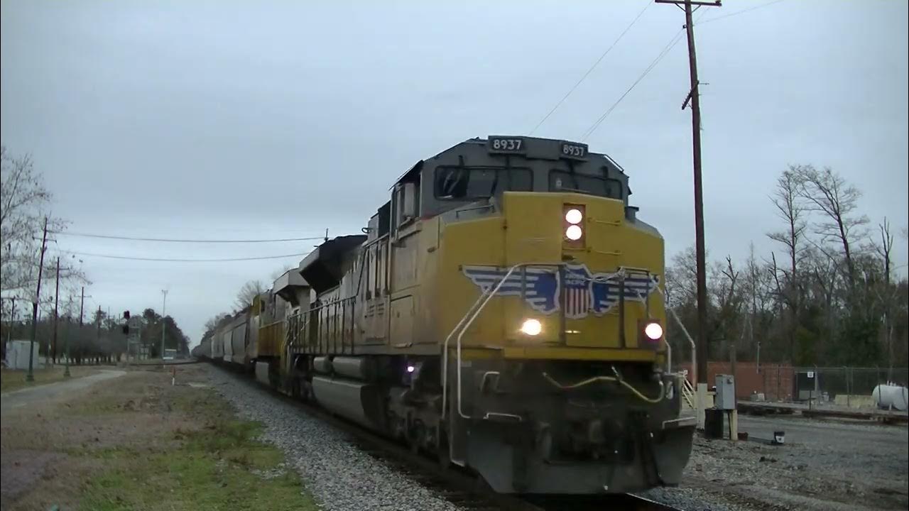 CN G884 passes through Hammond, LA - YouTube