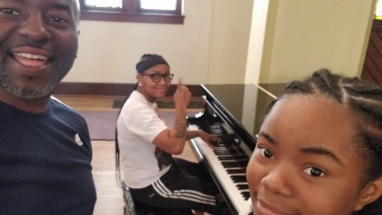 Domo wilson plays the piano w @dashia.monae - YouTube