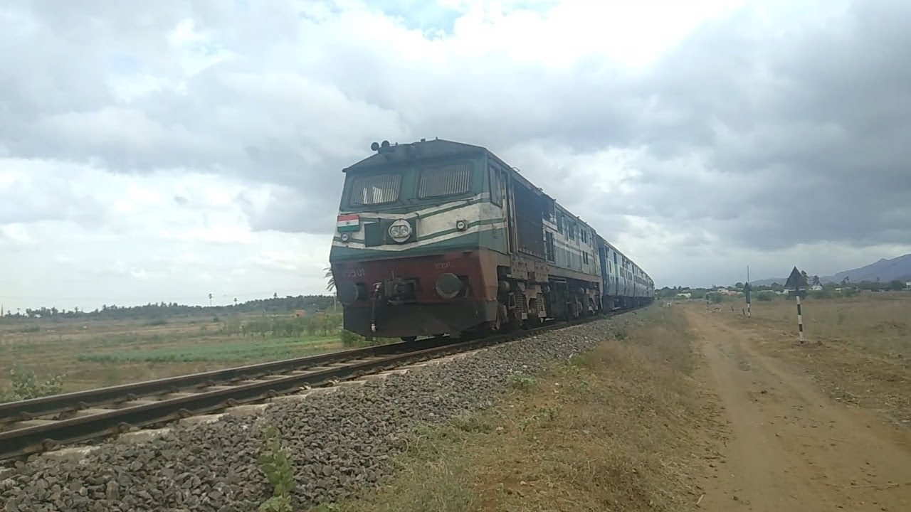 Tirunelveli Sengottai passenger train with Ponmalai WDP3A - YouTube